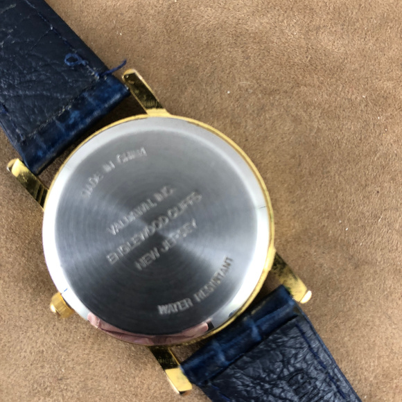 Valdawn | Accessories | Vintage Valdawn Sunflowers Honey Bees Watch ...